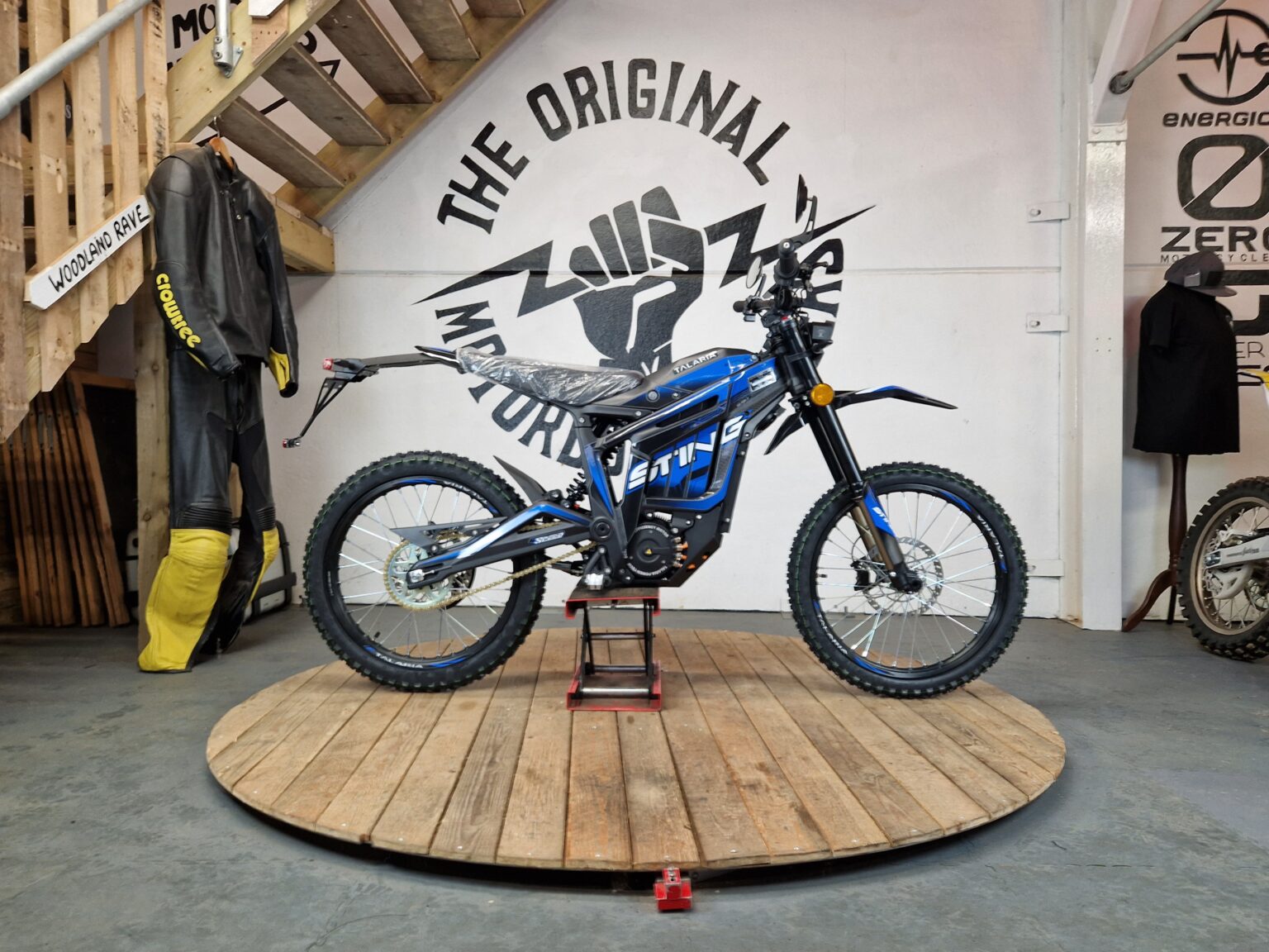 Electric Mopeds UK: CBT16 & CBT17 Urban Commuter Mopeds | English ...