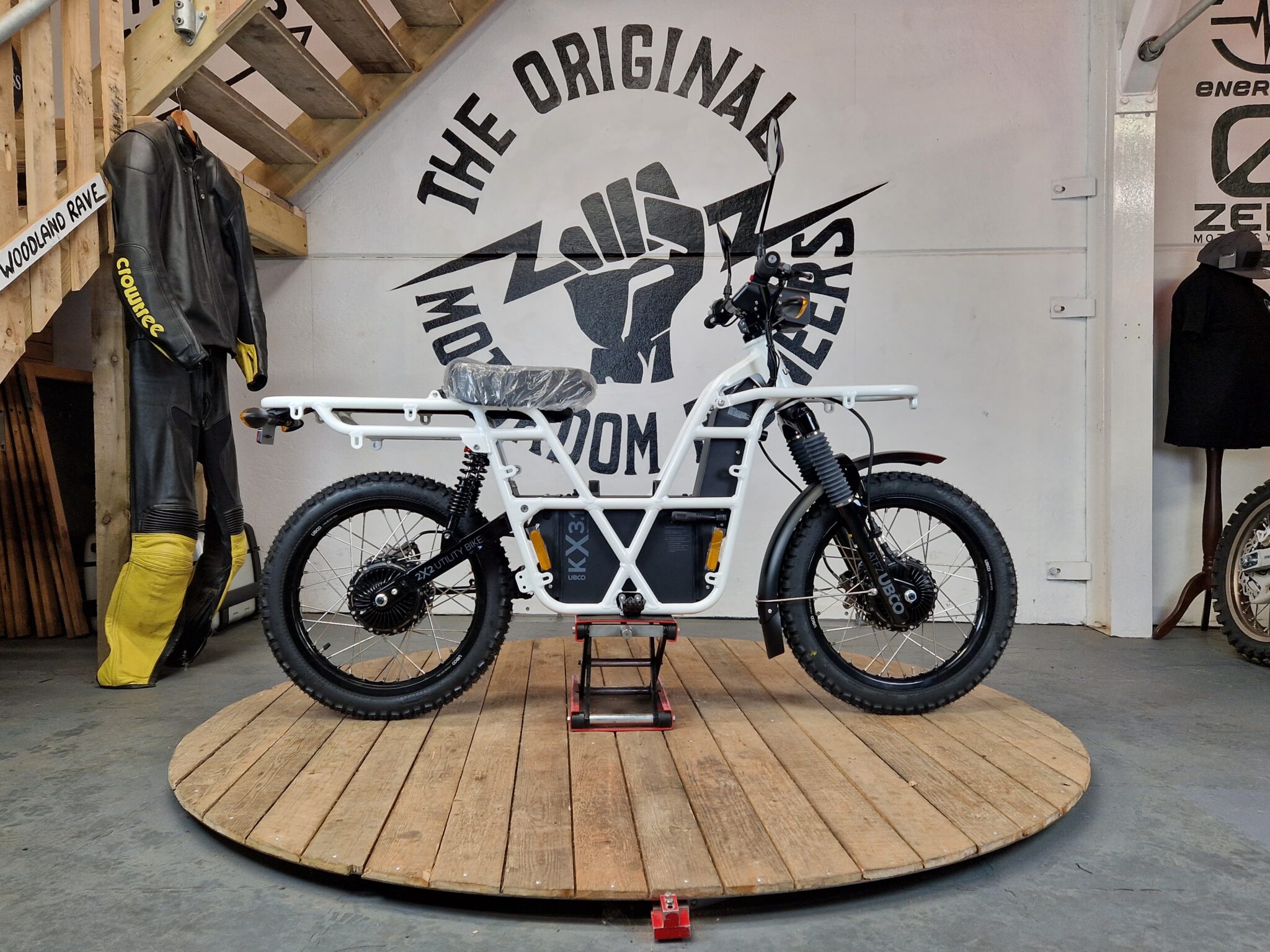 Electric Mopeds UK: CBT16 & CBT17 Urban Commuter Mopeds | English ...