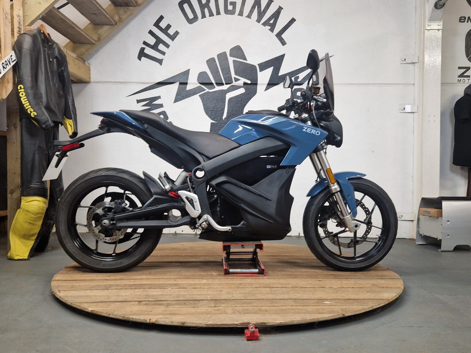 Electric Motorbikes & Motorcycles UK | English Electric Motor Co