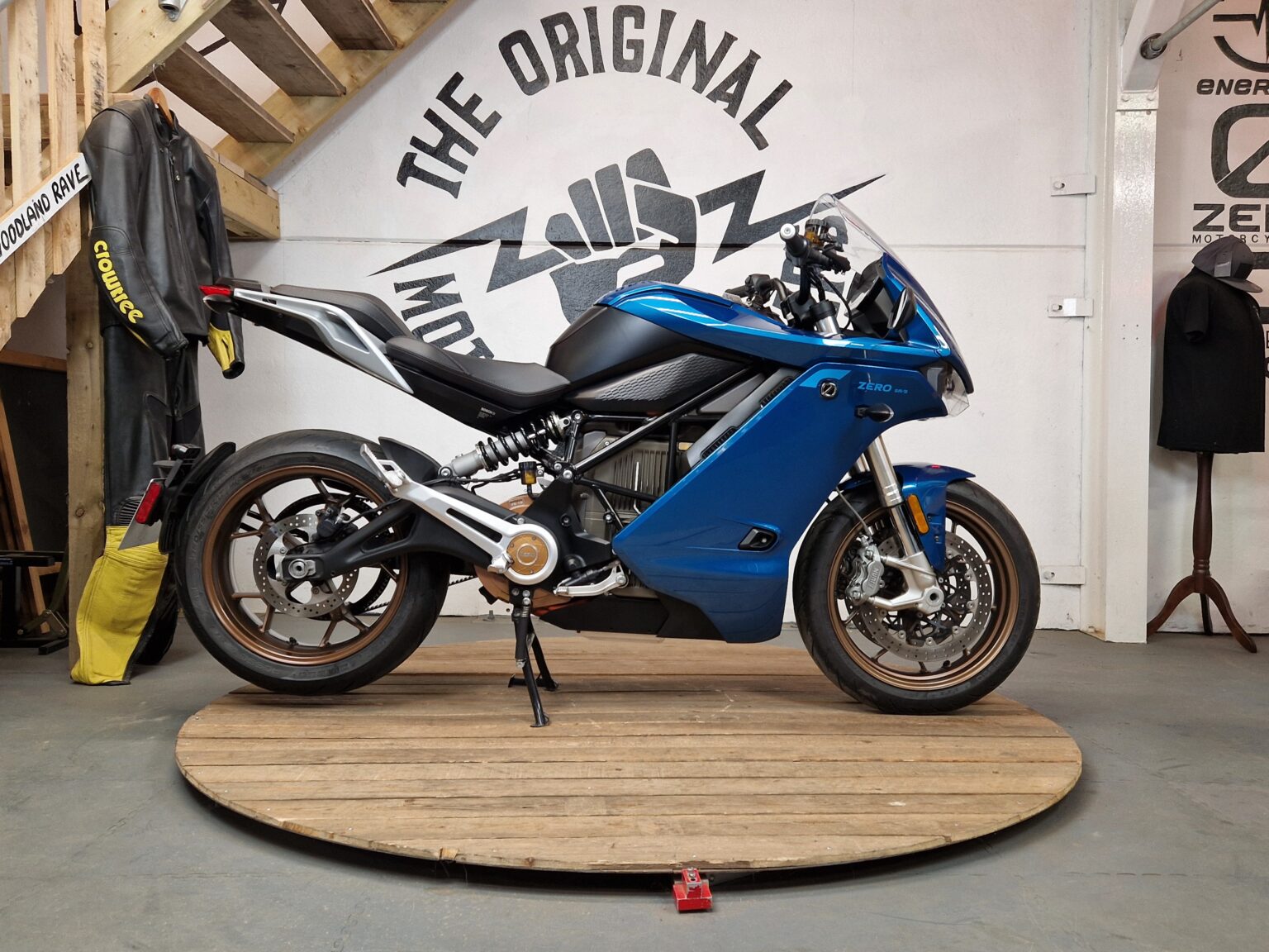 Electric Motorbikes & Motorcycles UK | English Electric Motor Co